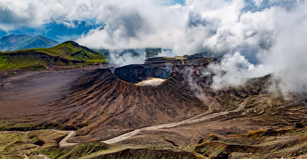 Kumamoto Kasteel Aso Vulkaan en Kusasenri Eendaagse Tour | GetYourGuide