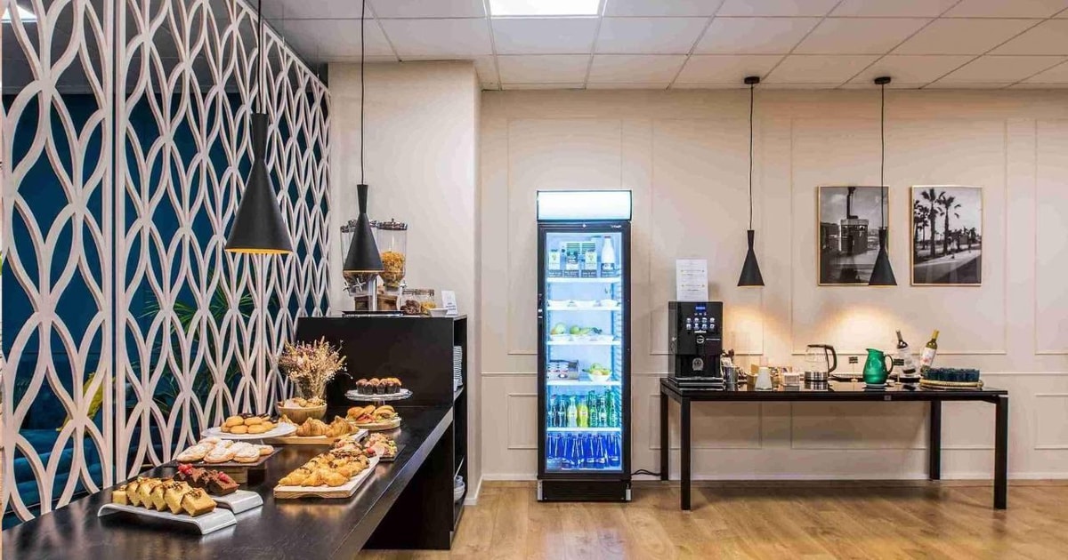 BCN Barcelona Airport: Premium VIP Lounge - Terminal 1 | GetYourGuide