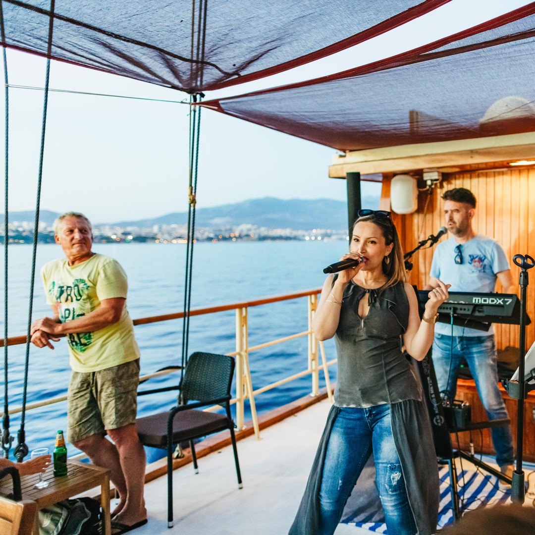 Split:Sunset Cruise with Live Music | GetYourGuide