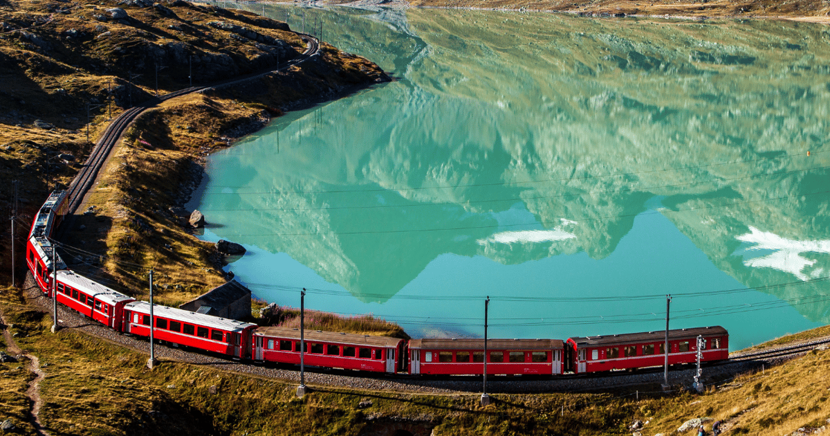 Da Tirano: Biglietto del Trenino Rosso del Bernina per St. | GetYourGuide