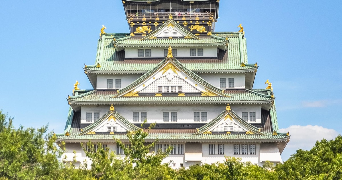 A tour to explore the symbol of Osaka: Osaka Castle | GetYourGuide