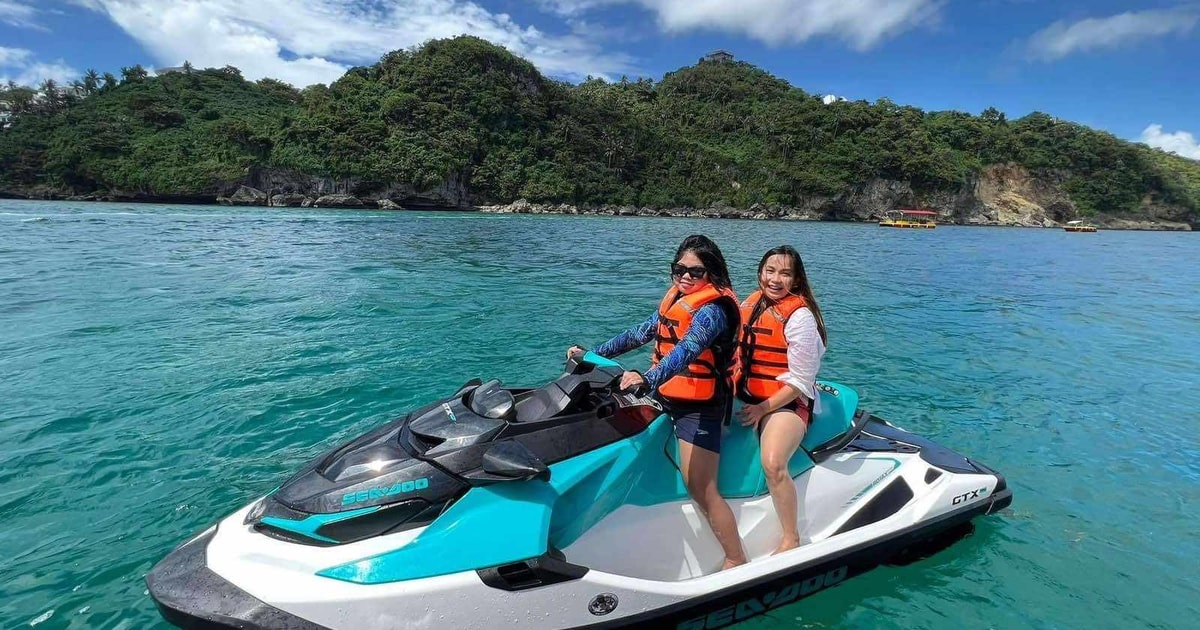 Boracay Jet Ski Adventure 30 minutes | GetYourGuide