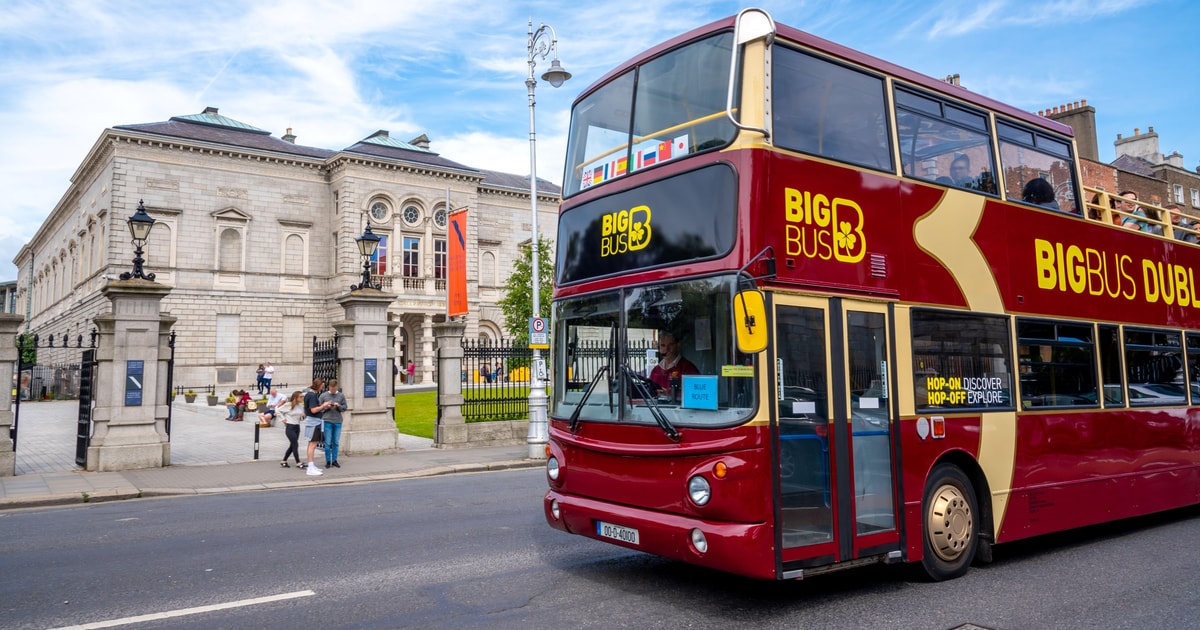 Dublín: tour con paradas libres en autobús turístico con guía en ...