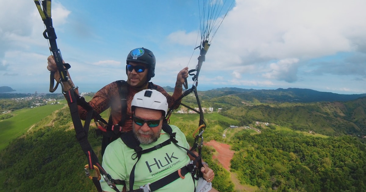Paragliding-tur med udsigt over Stillehavet og tropiske skove ...