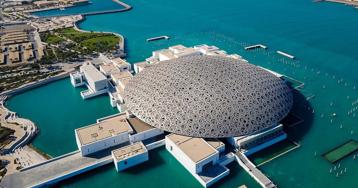 Von Dubai aus: Abu Dhabi Day Tour w/ Louvre Ticket Grand Mosque ...