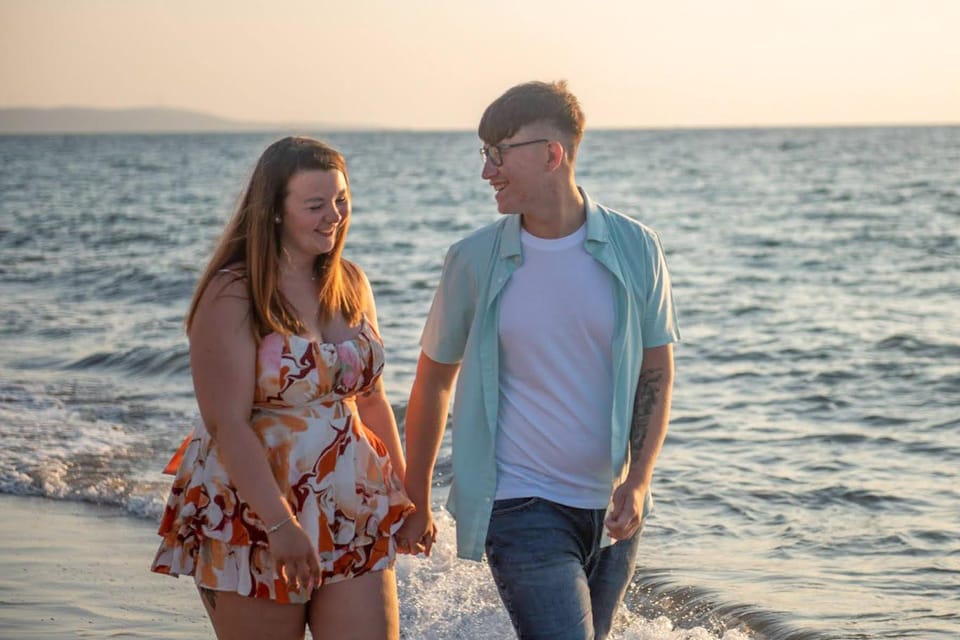 Sahilde fotoğraf çekimi | GetYourGuide