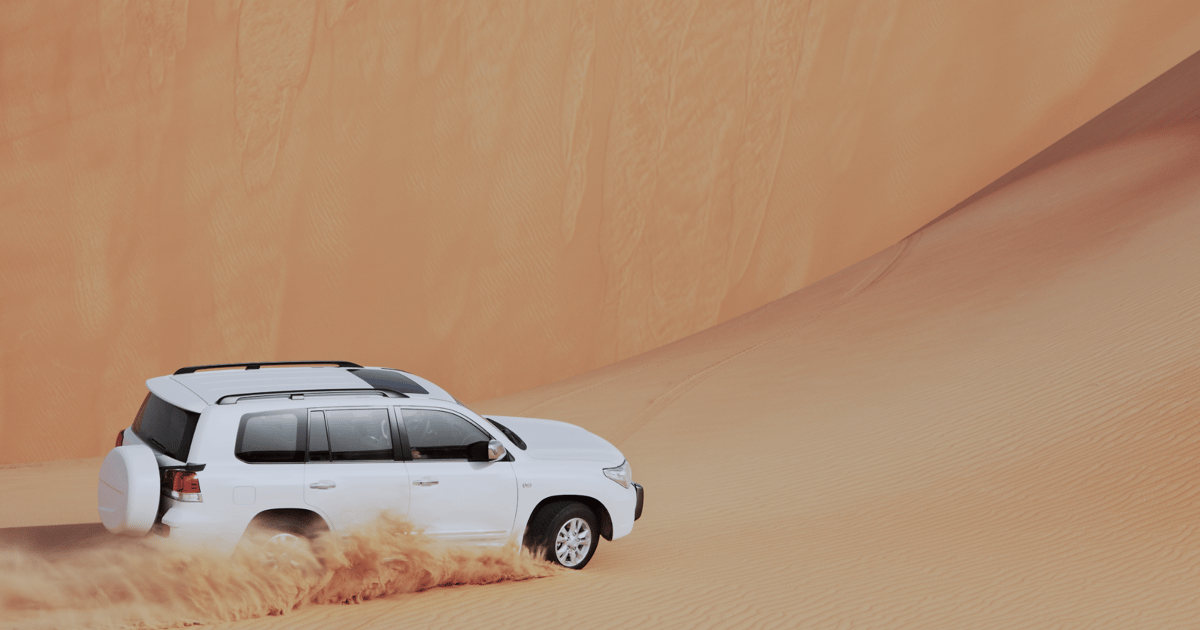 Doha: Woestijnsafari, dunebashing en sandboarden | GetYourGuide