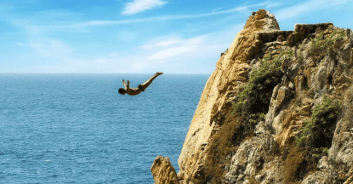 Acapulco: Express Cliff Diving Show Tour | GetYourGuide