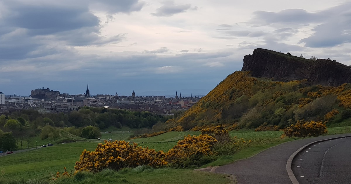 Edinburgh: Private Tour in French | GetYourGuide
