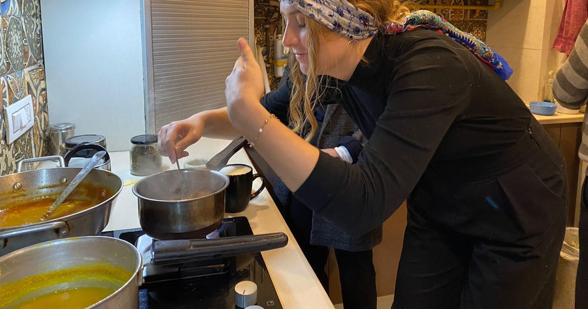 Chai Master Class - Savor Food in an Indian Family Home | GetYourGuide