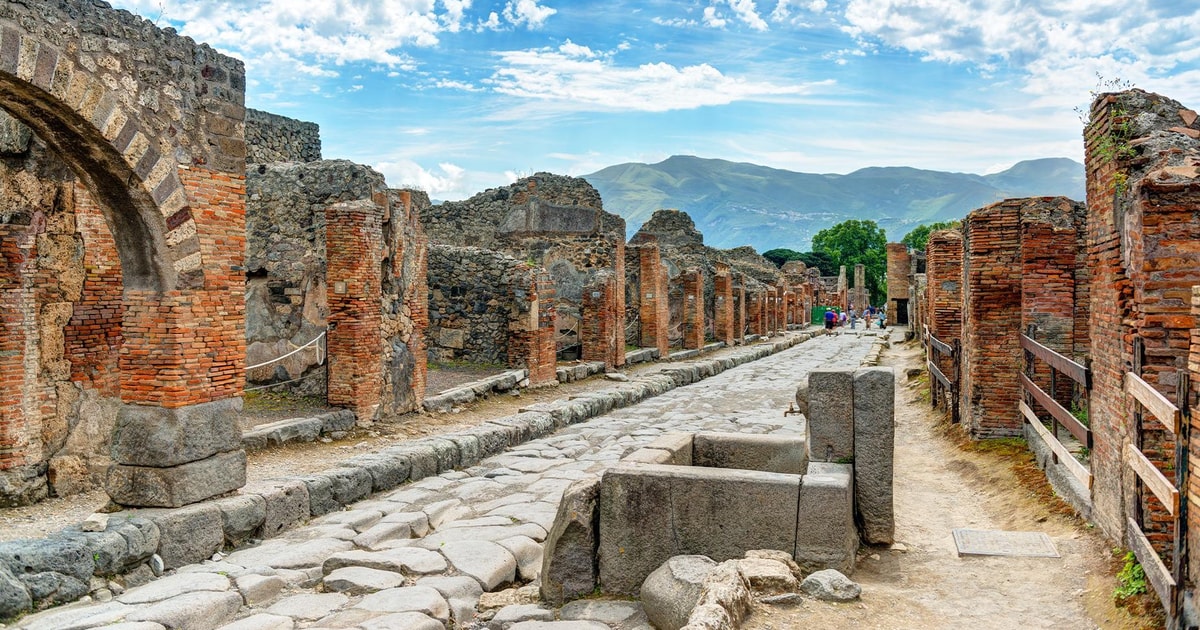 Volcano & Ruins: visit Mt. Vesuvius, Herculaneum and Pompeii | GetYourGuide