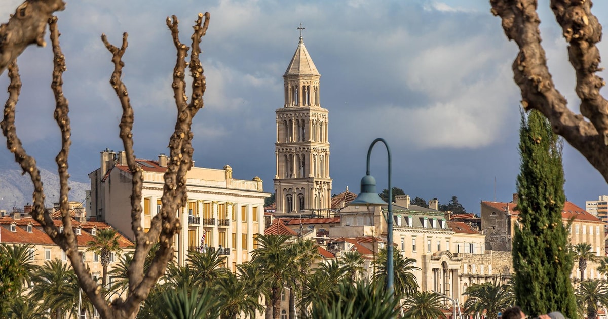 Vanuit Makarska Riviera: Split City Tour in kleine groep | GetYourGuide