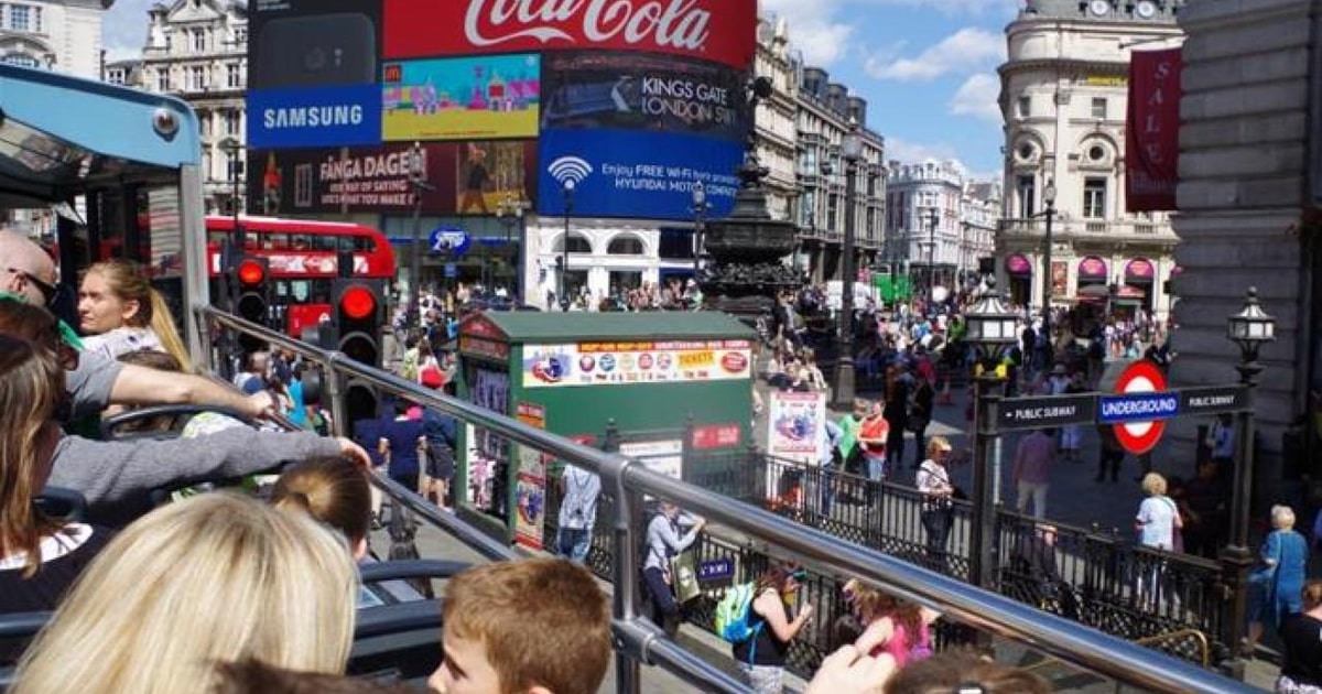 Hop-on Hop-off London Bus Tour & The London Dungeon | GetYourGuide