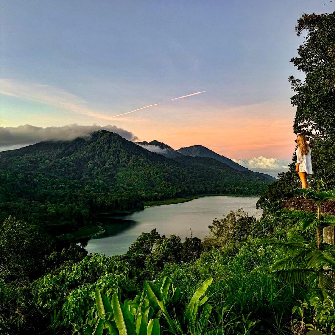 Munduk: Twin Lake Jungle Hike, Ulun Danu Temple, & Waterfall | GetYourGuide