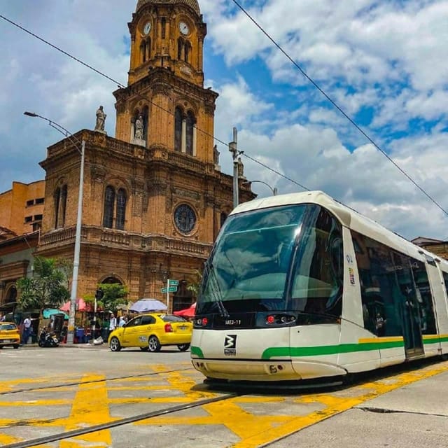 Medellin: Özel Şehir turu+Cable Car+Yeni Graffiti turu | GetYourGuide