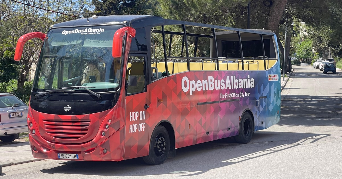 Stadtführung durch das Zentrum von Tirana: Open Bus Albanien | GetYourGuide