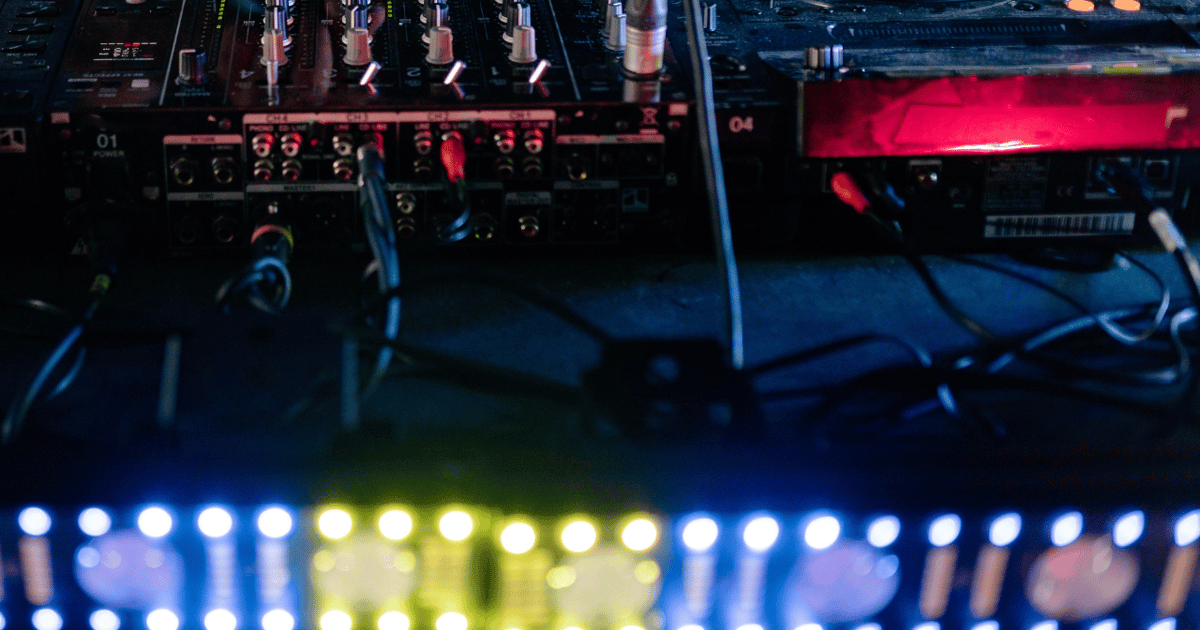 DJ Tiki en el Broadwater | GetYourGuide