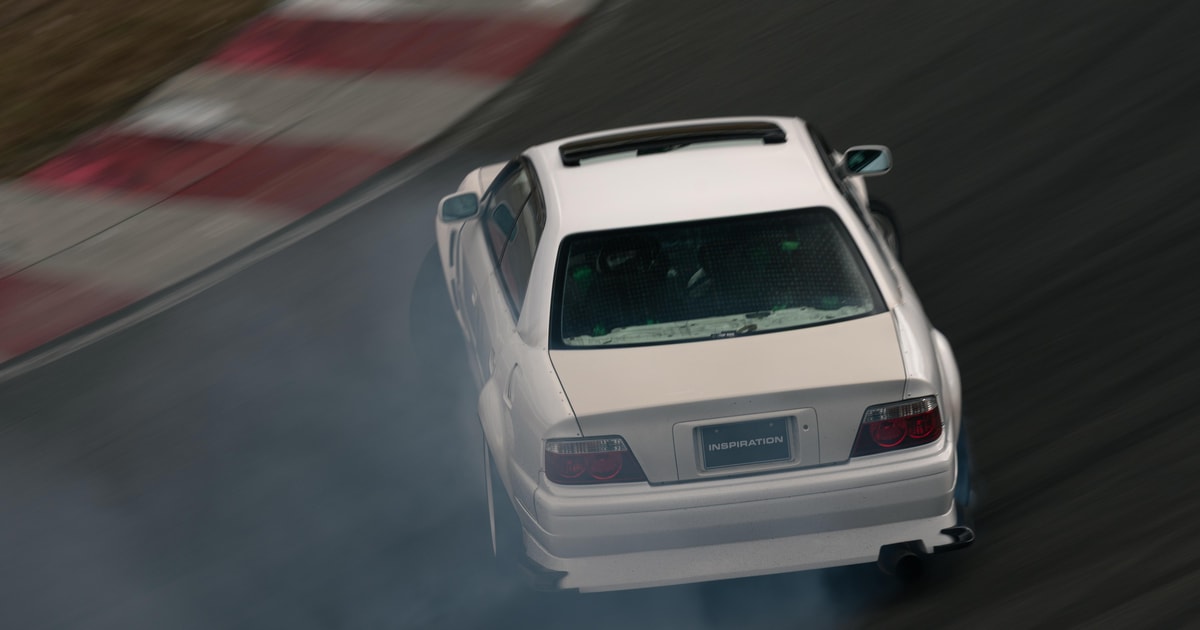 Recorrido por el circuito en un taxi Toyota 2JZ Chaser Drift | GetYourGuide