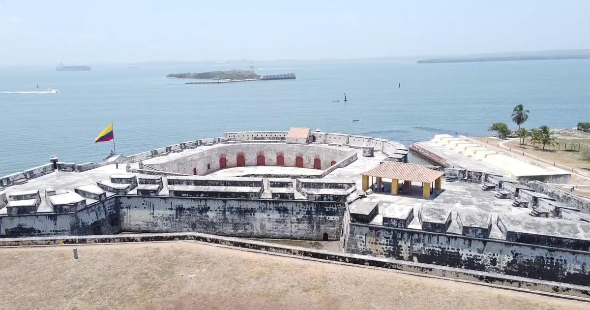 Cartagena: panoramic view of the bay+Walk through the center | GetYourGuide