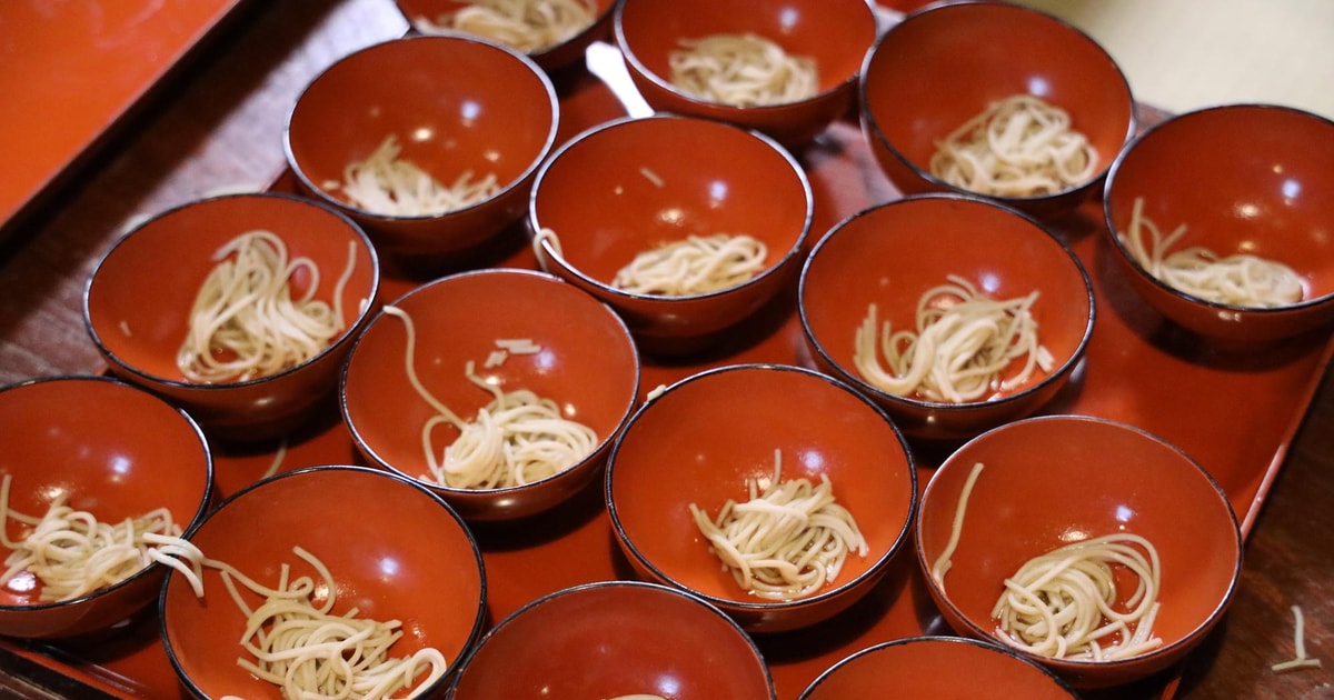 Tokio: Wanko Soba Eating Challenge z instruktorem | GetYourGuide