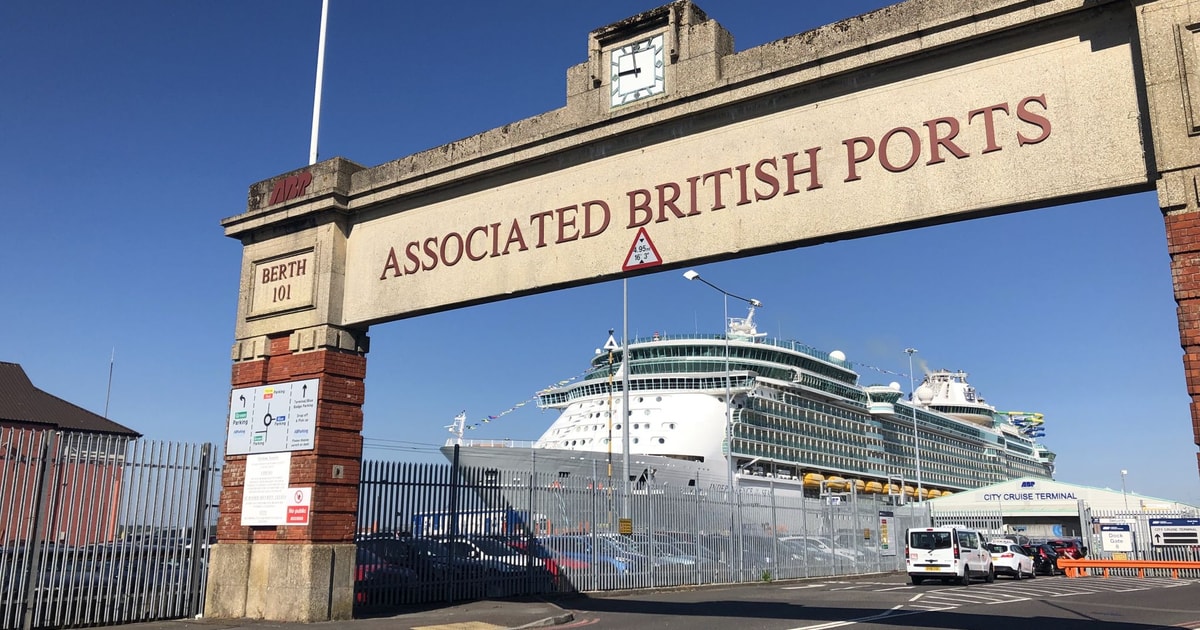 Southampton Port Transfer with Stonehenge stop-over included | GetYourGuide