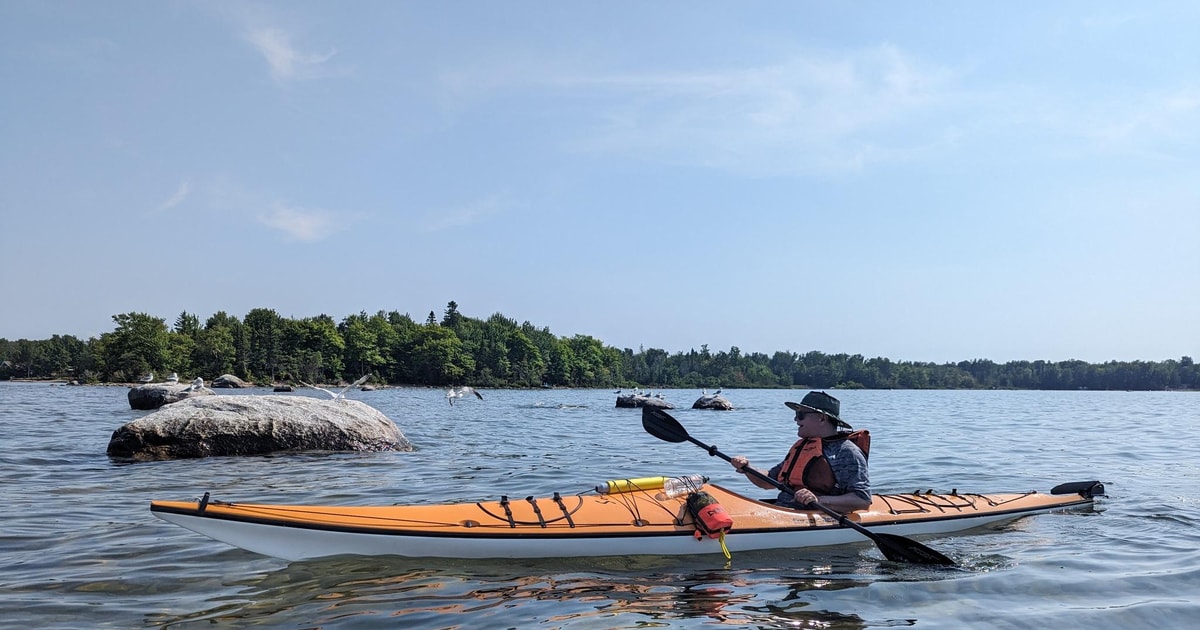 Río Goulais: Alquiler de kayak con remo y kit de seguridad | GetYourGuide