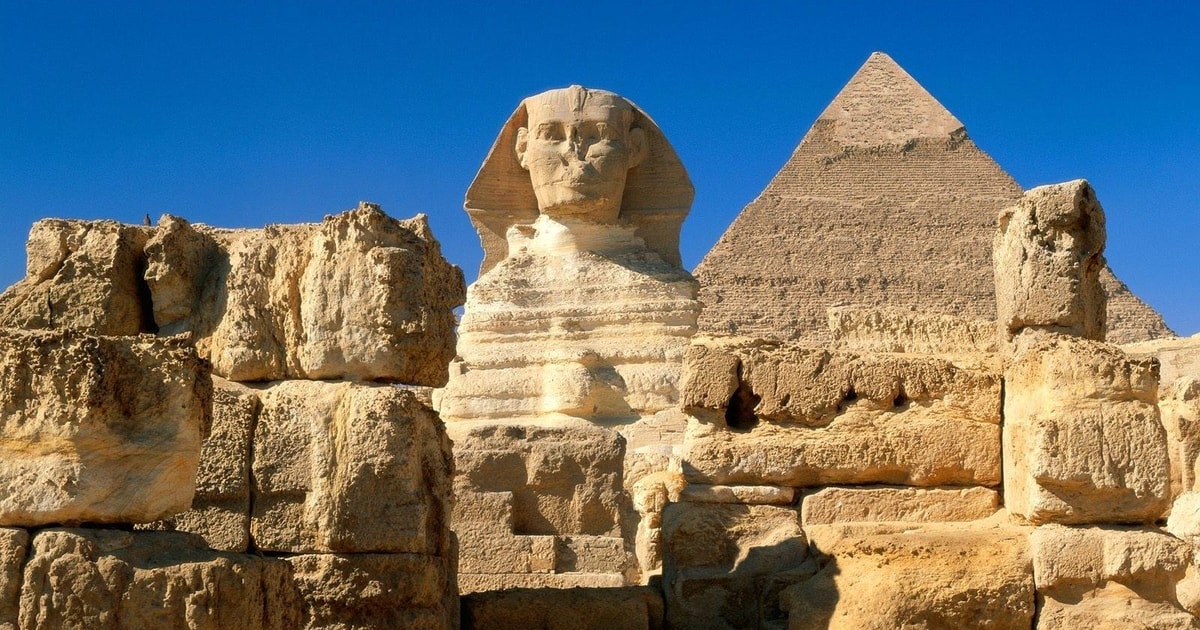 Hurghada: Piramisok és Egyiptomi Múzeum túra hajókirándulással ...