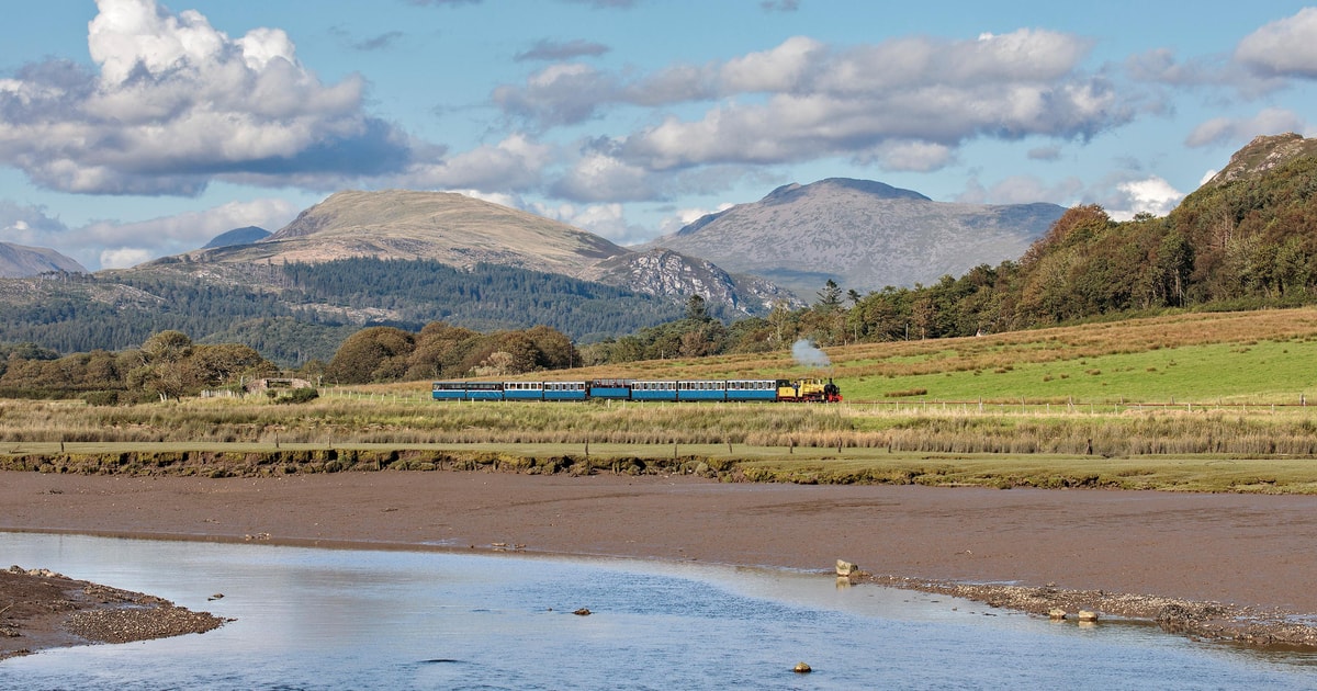 Lake District: First Class Steam Railway Trip and Breakfast | GetYourGuide