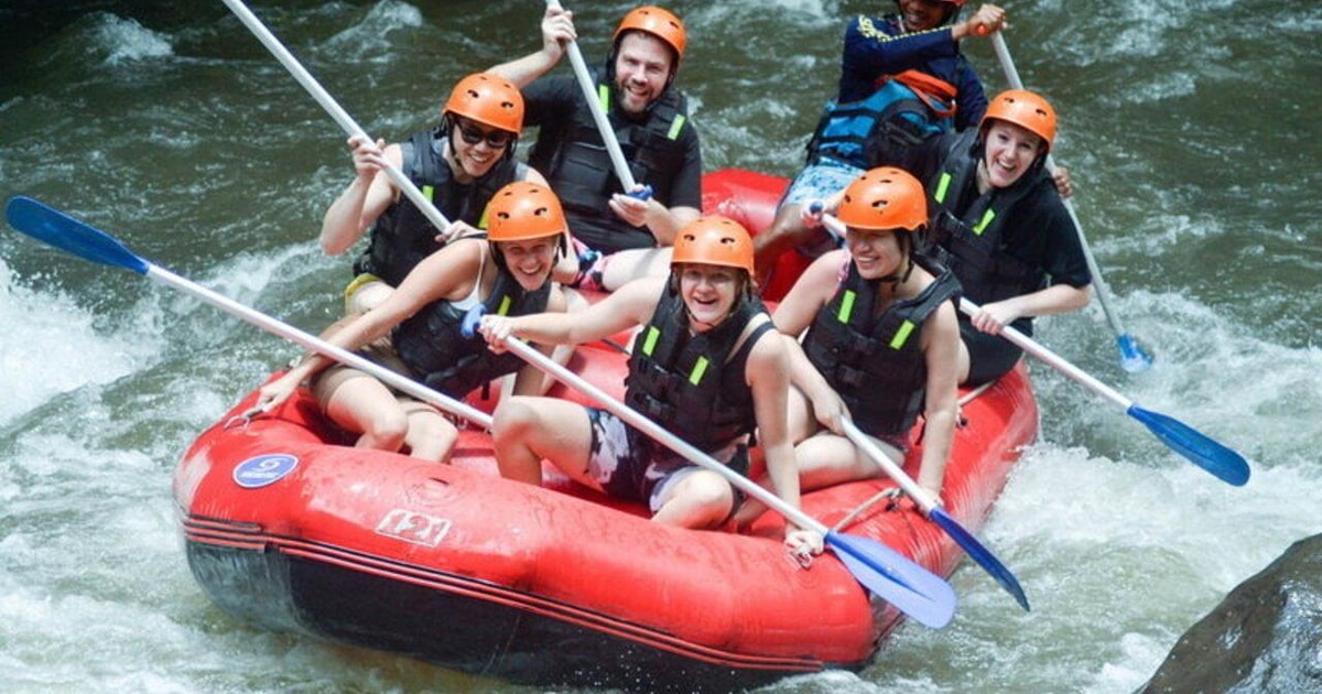 Bali: Excursión de snorkel a la Laguna Azul con rafting en el río Ayung ...