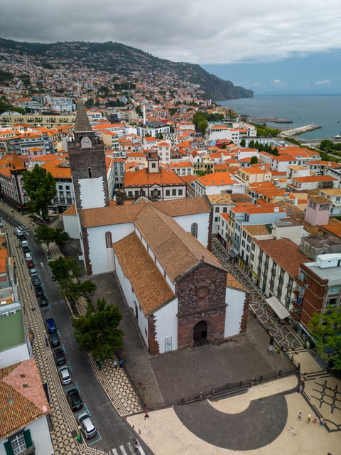 Funchal City Tour (1h30) | GetYourGuide