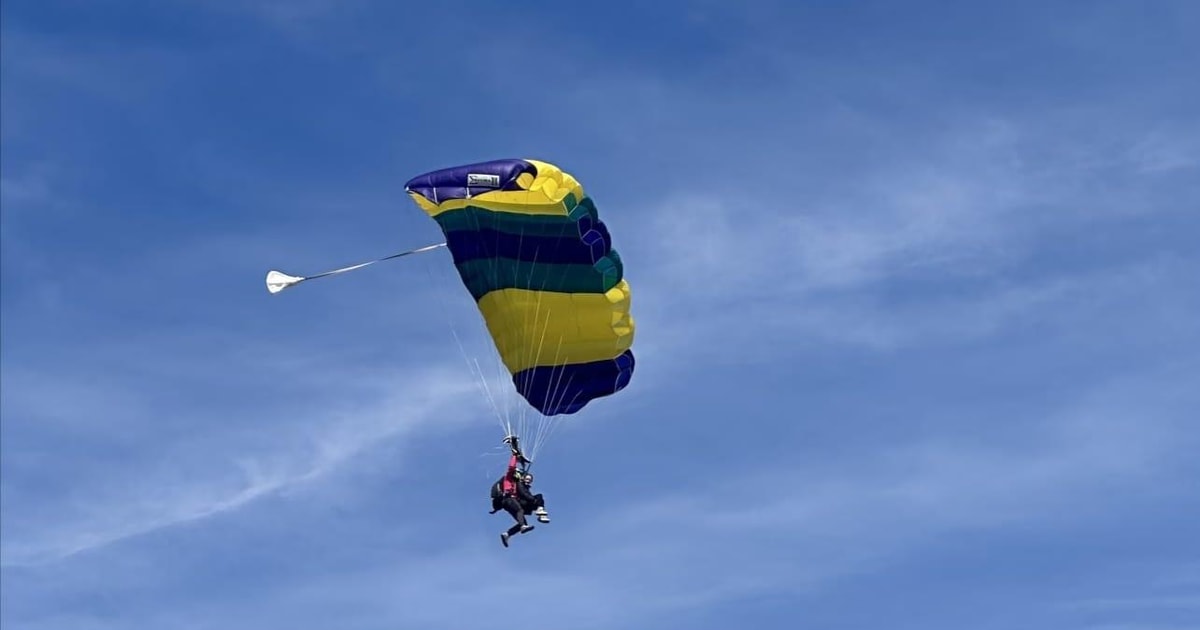 Mauritius: Tandem Skydive with Hotel Pickup | GetYourGuide