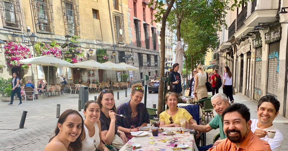Madrid-Tour mit Tapas & Drinks zum Abschluss | GetYourGuide