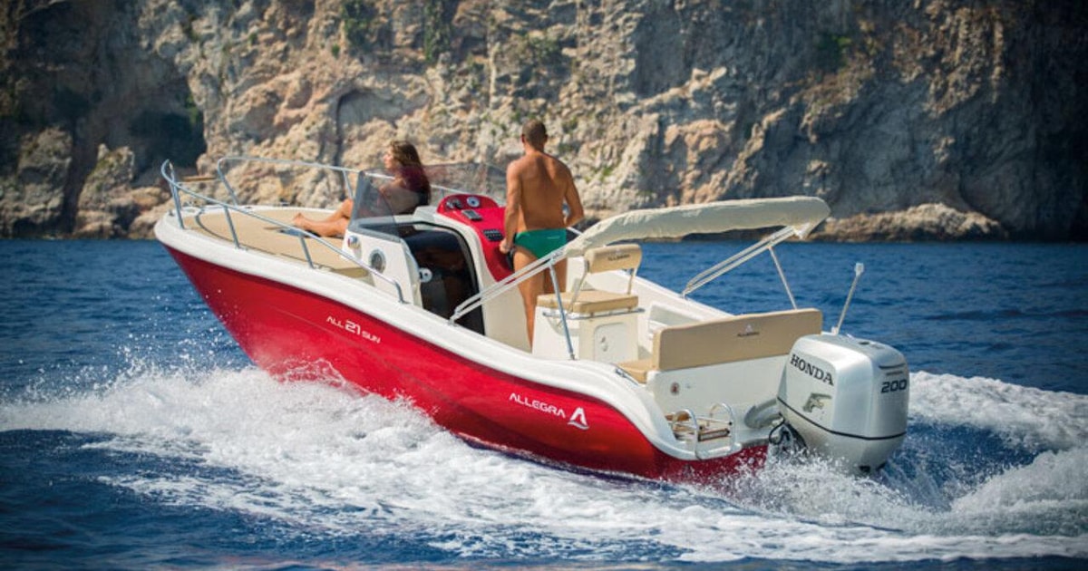 Capri Eiland & Blauwe Grot Privétour per boot vanuit Sorrento ...