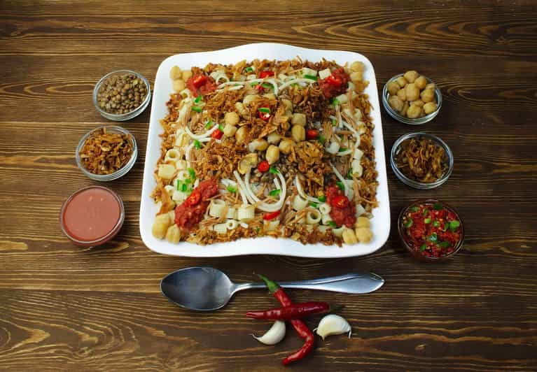 Visite culinaire au restaurant Koshary Abou Tarek depuis Le Caire ...