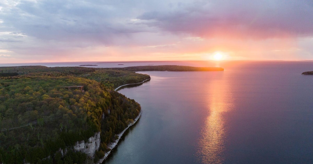 Fish Creek, WI: Krydstogt med levende musik ved solnedgang | GetYourGuide