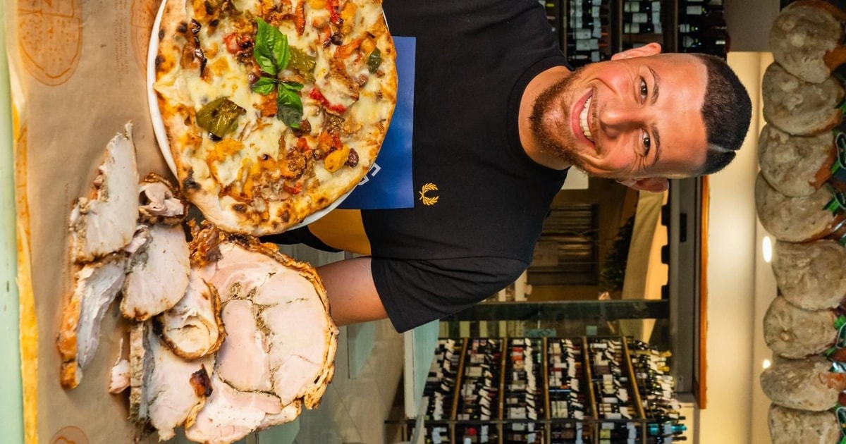 Naples:Local Pizza or Spaghetti Art on breathtaking views! | GetYourGuide