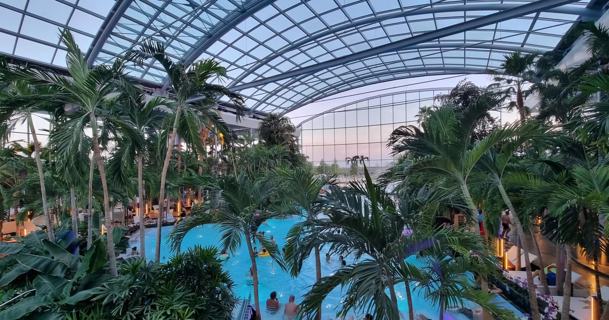 Bukarest: Stadsvandring och dagsutflykt till Therme Spa med transfer ...