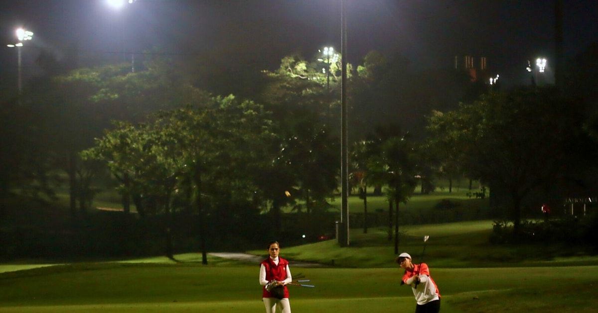 Jakarta: Senayan Night Golf with City Views and Transfer | GetYourGuide