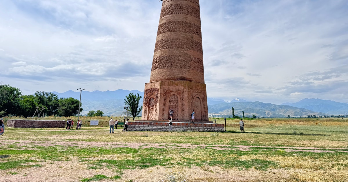 Monumento del siglo XI "Torre Burana" y tour de la ciudad de Bishkek ...