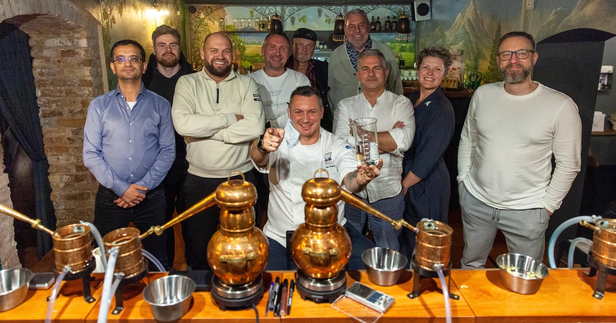 Rigaer Gin-Labor: Meisterklasse der Gin-Destillation | GetYourGuide