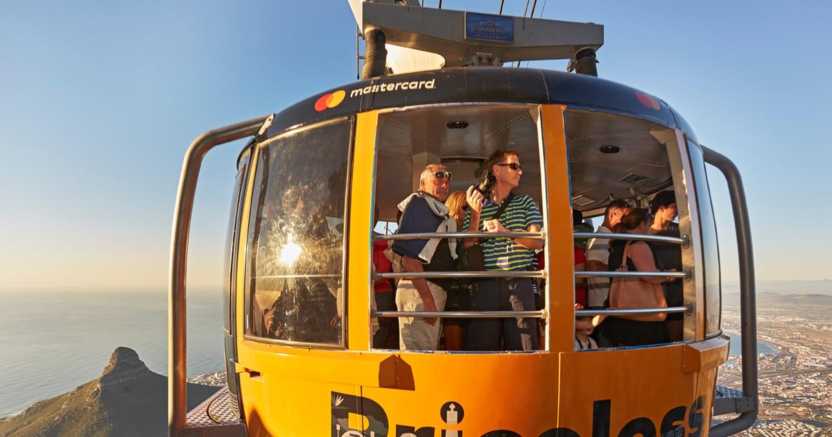Cape Town: Sunset Bus Tour with Table Mountain Ticket | GetYourGuide