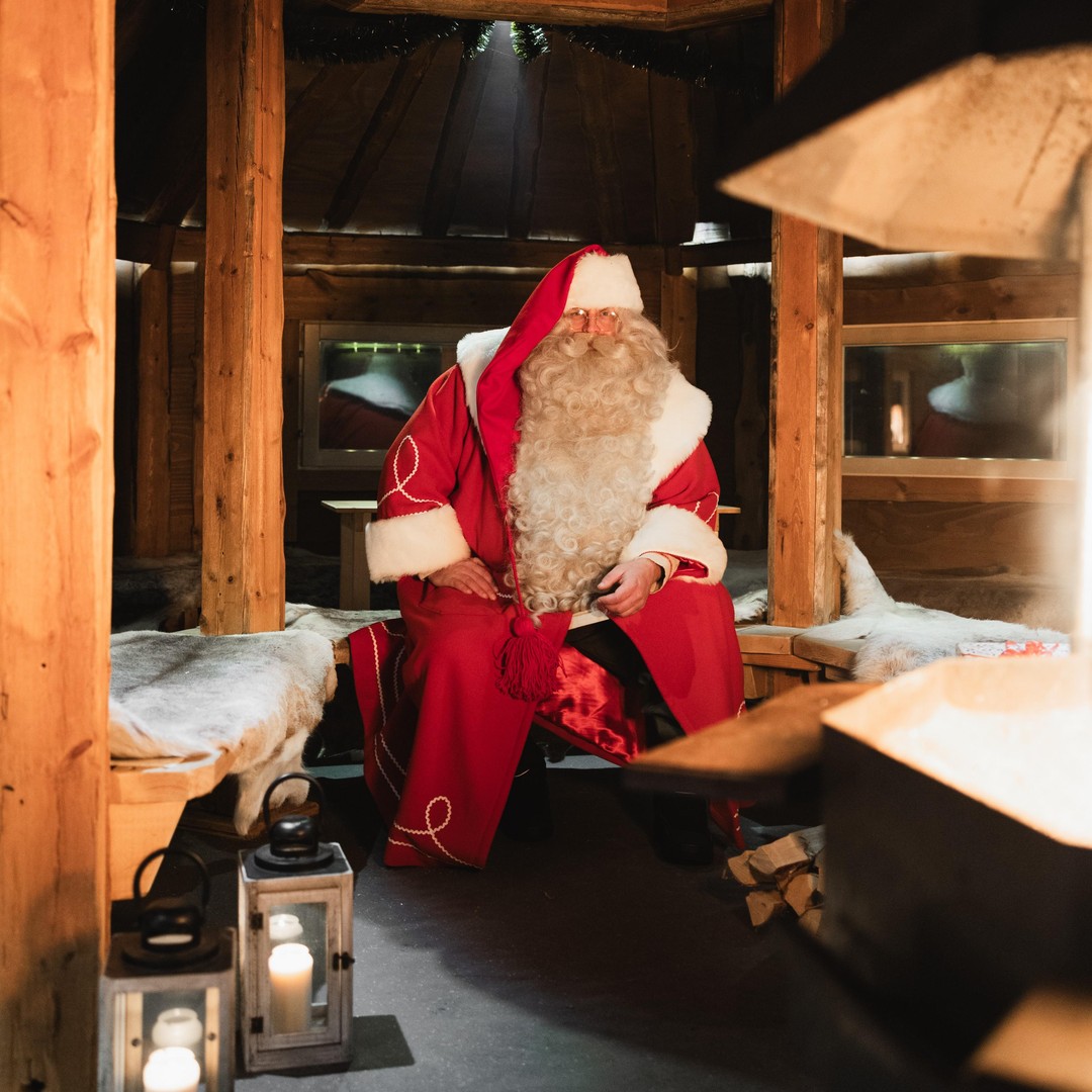 Levi: Santa's Cabin Visit with Snowmobile or Husky Sled Ride | GetYourGuide