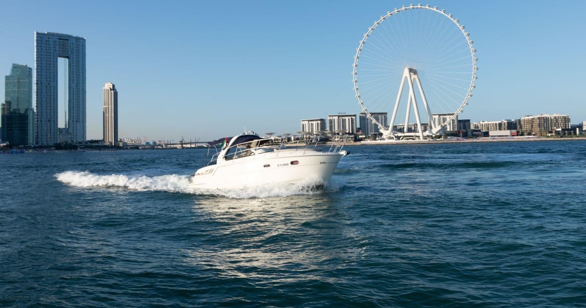 Dubai Private Mini Yacht Cruise - Op til 8 personer | GetYourGuide
