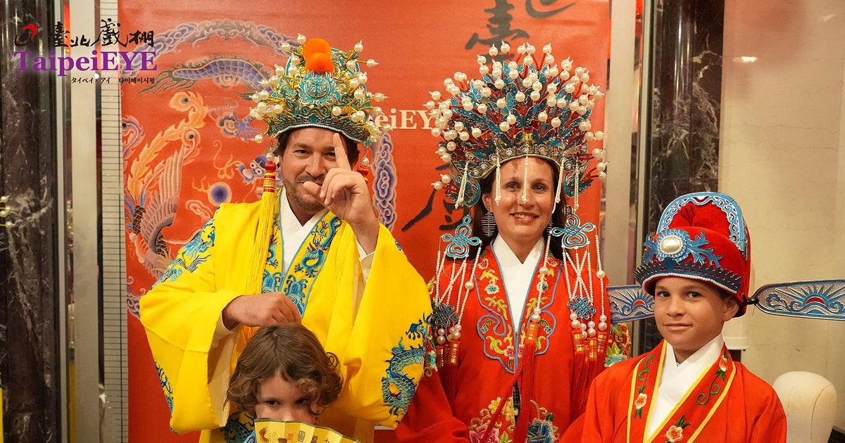 Taipei: 9-Hour Culture & Opera Day Tour at TaipeiEYE | GetYourGuide