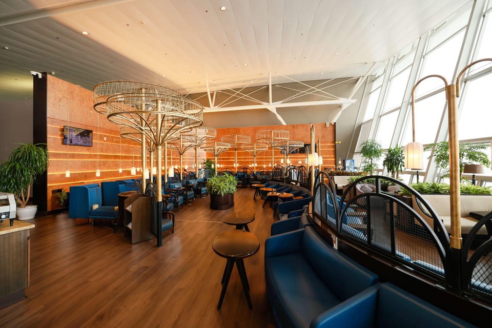 HAN Aeropuerto de Hanoi: Song Hong Premium Lounge & Bar Terminal 2 ...