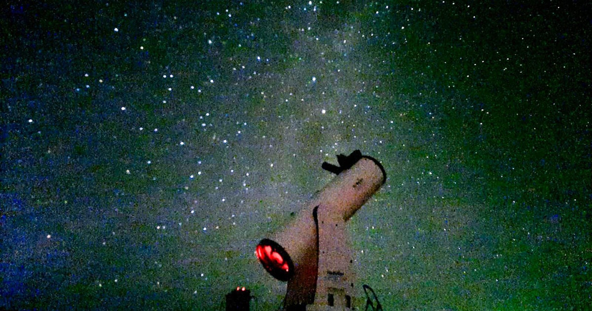 Perth: Sullivan Rock Sunset and Stargazing Hike | GetYourGuide