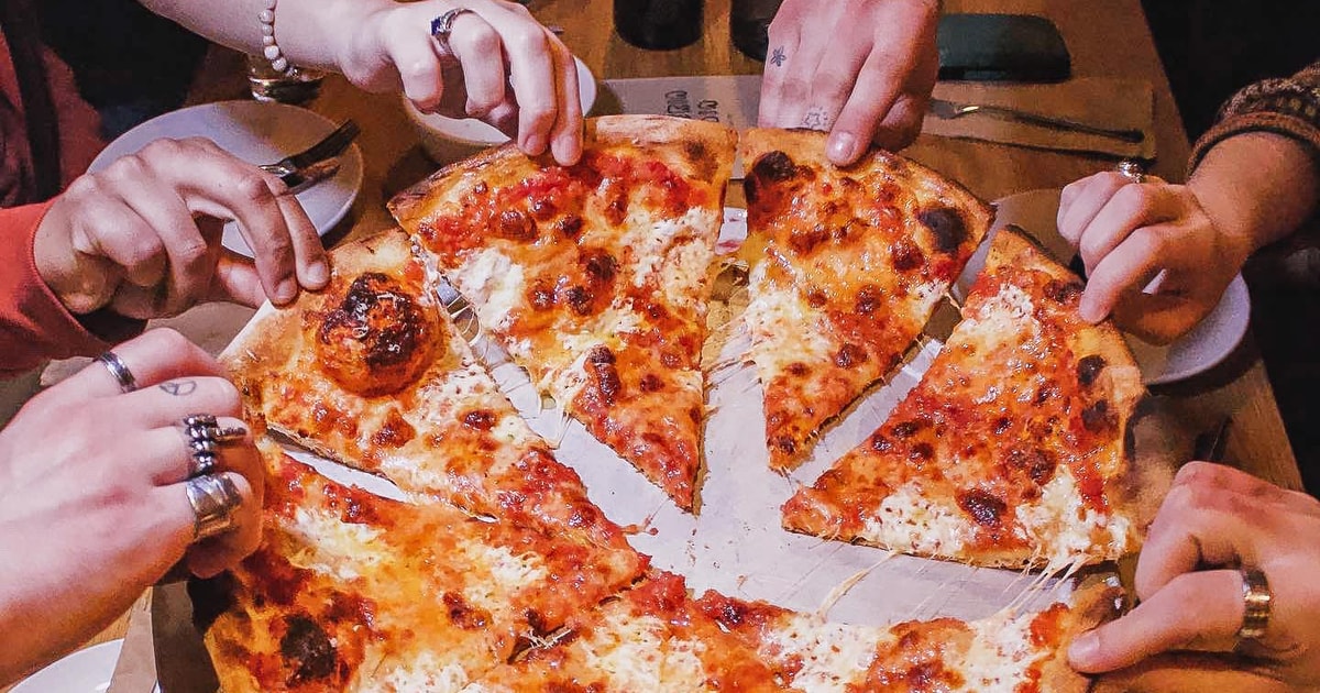 Bites and Booze: Walking Food Tour in Philadelphia | GetYourGuide