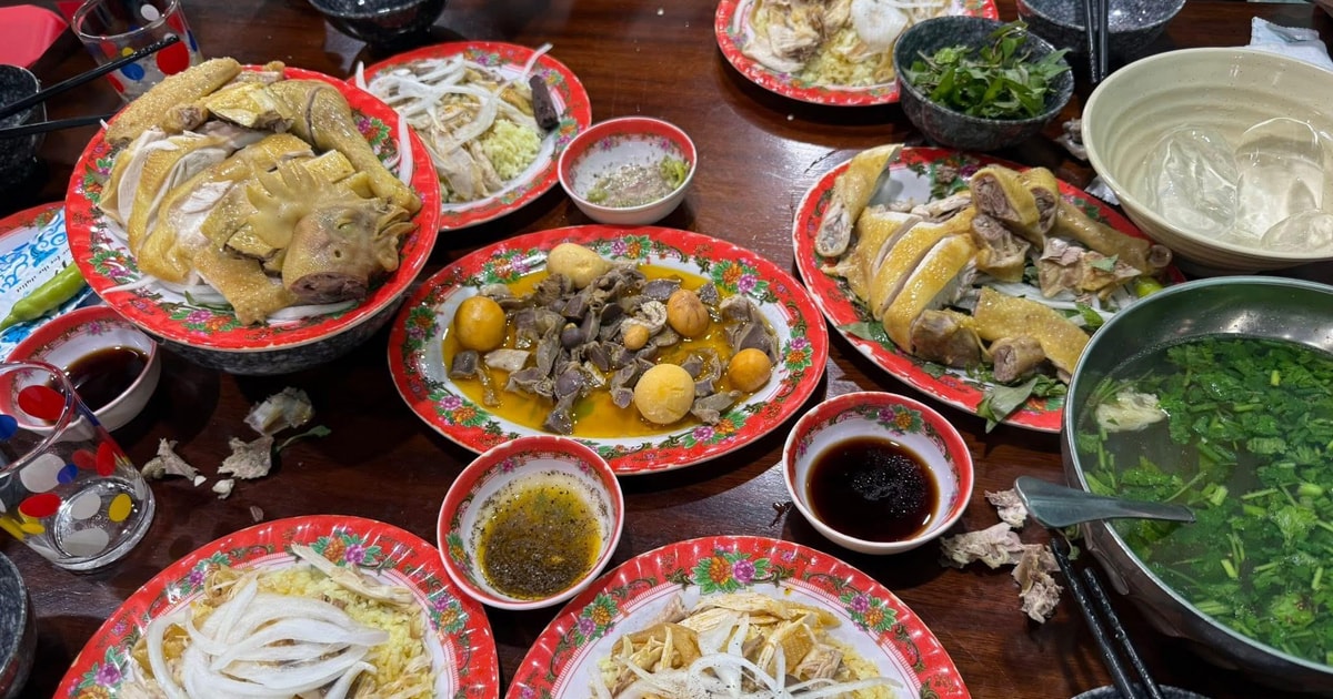 Da Nang: Äkta street food-tur med Charming Da Nang Show | GetYourGuide
