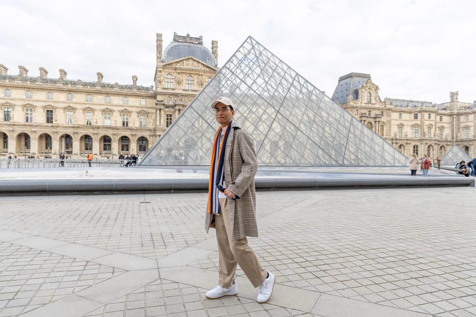 Louvre area photo shoot by Paris photographer | GetYourGuide