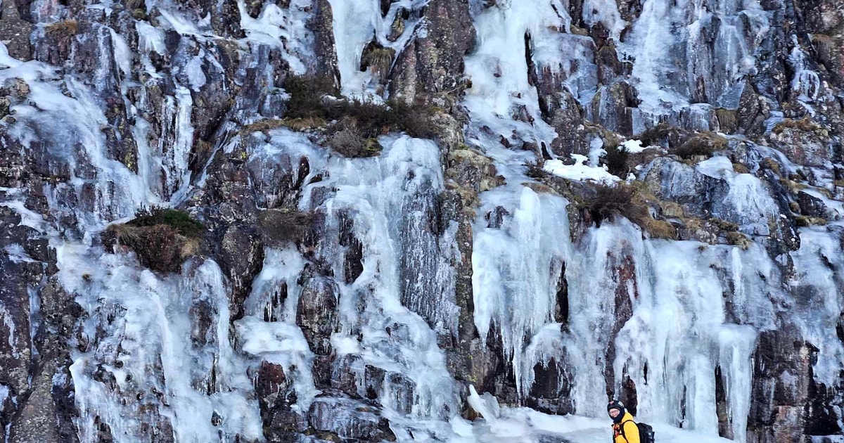 Stockholm: Nordic Ice Skating for Beginners on a Frozen Lake | GetYourGuide